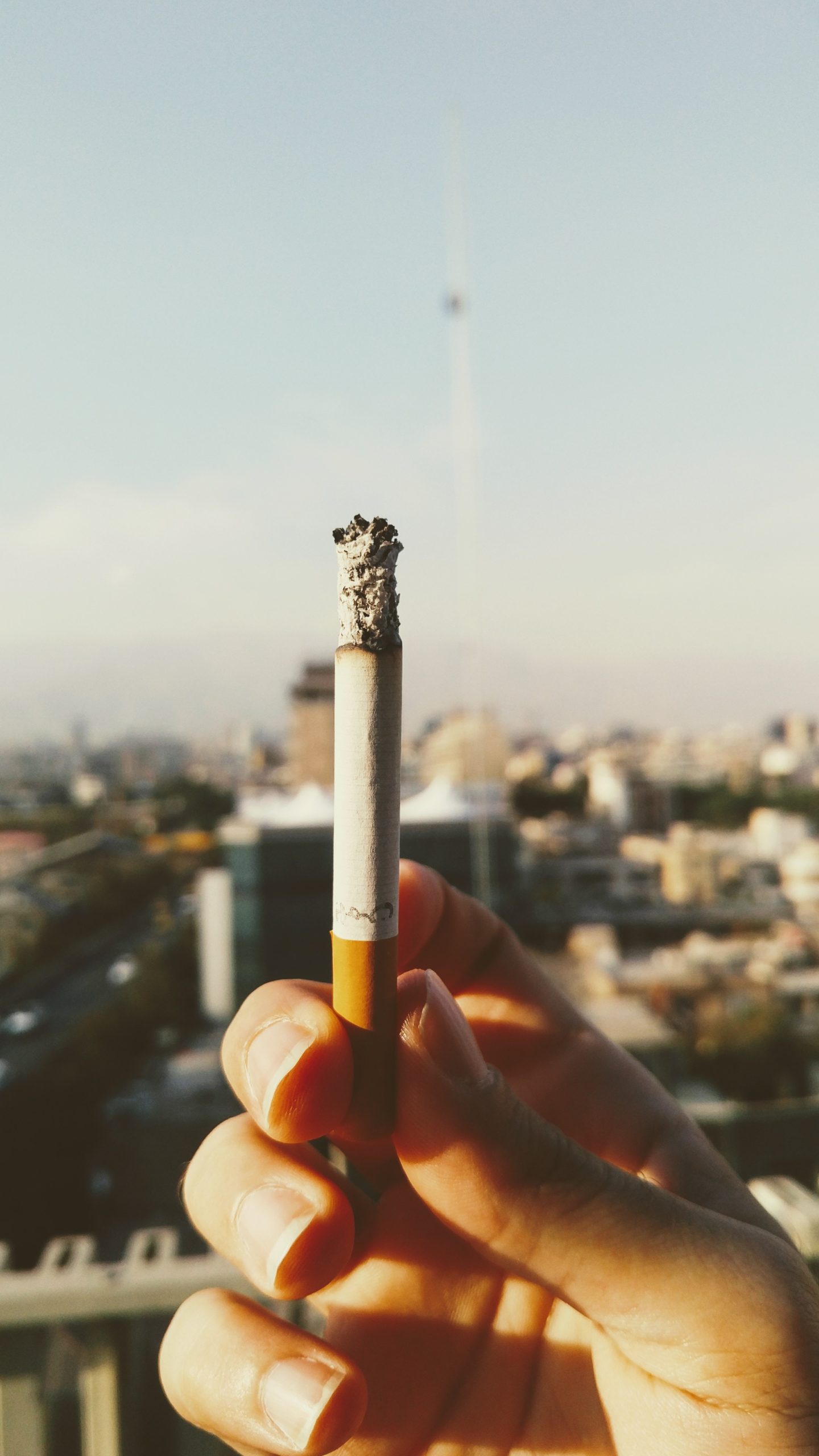 7 PGA Golfers Who Smoke (With Fun Stories)